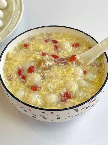 酒酿蛋芳芳怎么做_酒酿蛋芳芳的功效与禁忌-第3张图片-山城妙识