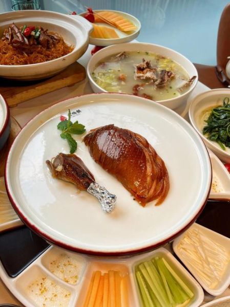 香酥鸭子怎么做_香酥鸭子和北京烤鸭区别-第1张图片-山城妙识