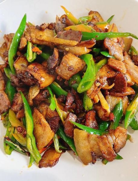 青椒回锅肉怎么做_青椒回锅肉用哪块肉-第3张图片-山城妙识 青椒回锅肉怎么做_青椒回锅肉用哪块肉-第3张图片-山城妙识