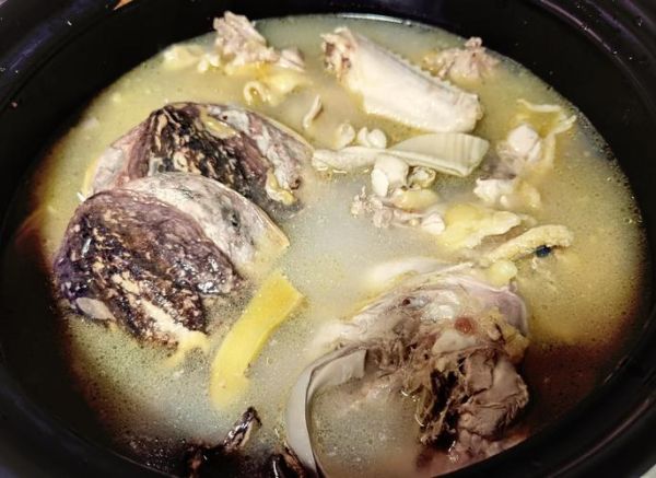 猪肚墨鱼汤的做法窍门_猪肚墨鱼汤怎么炖不腥-第3张图片-山城妙识