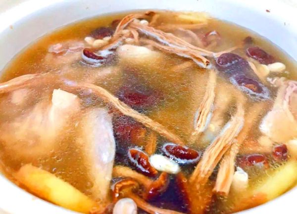 茶树菇老鸭汤上火吗_适合什么人喝-第1张图片-山城妙识