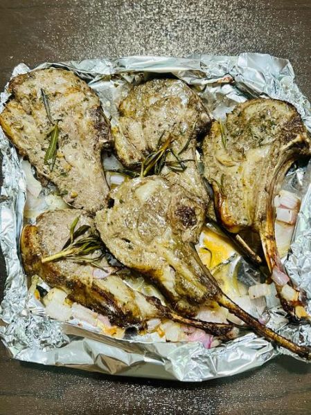 烧烤羊排怎么腌制_烧烤羊排需要烤多久-第3张图片-山城妙识