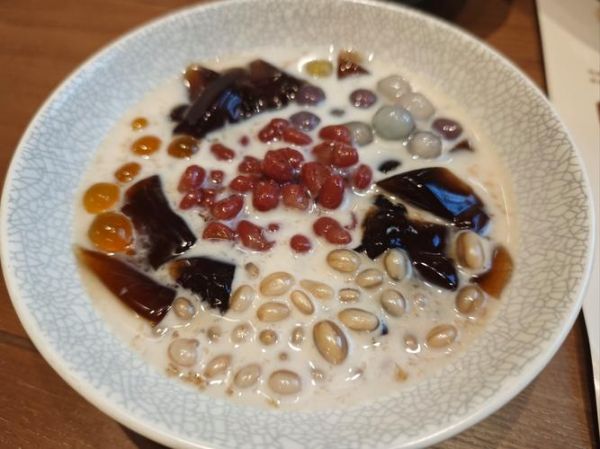 250克牛奶加多少克白凉粉_白凉粉与牛奶比例是多少-第3张图片-山城妙识