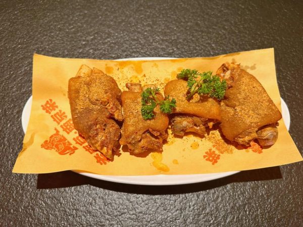 正宗脆皮猪脚怎么做_脆皮猪脚配方与火候秘诀-第1张图片-山城妙识