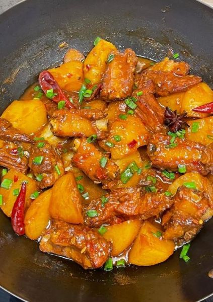 土豆炖排骨怎么做好吃_土豆炖排骨的家常做法-第2张图片-山城妙识