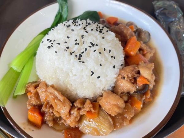 黄焖鸡米饭有哪些菜品_黄焖鸡米饭配菜推荐-第1张图片-山城妙识