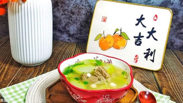 莲子绿豆冬瓜排骨汤的功效_怎么做才清热祛湿-第1张图片-山城妙识