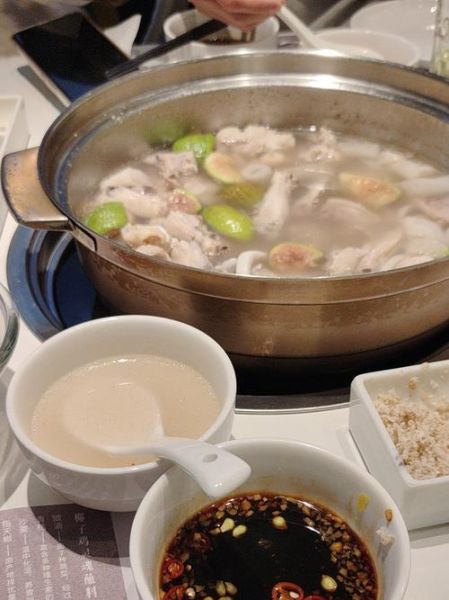 椰子鸡火锅怎么做_椰子鸡火锅汤底配方-第3张图片-山城妙识 椰子鸡火锅怎么做_椰子鸡火锅汤底配方-第3张图片-山城妙识