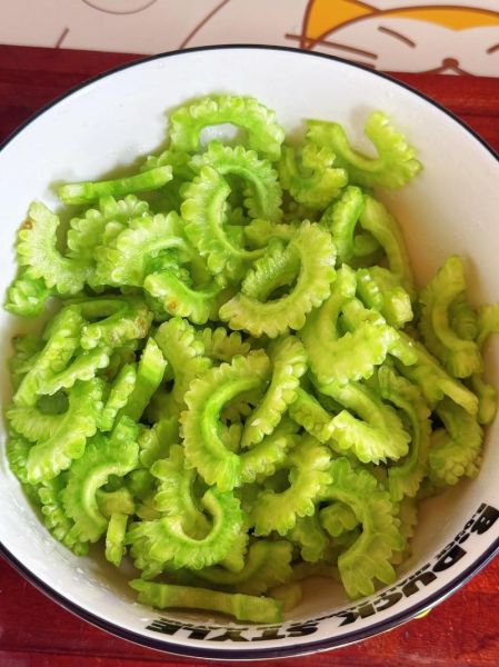 凉拌苦瓜怎么做不苦_凉拌苦瓜最简单的做法-第1张图片-山城妙识 凉拌苦瓜怎么做不苦_凉拌苦瓜最简单的做法-第1张图片-山城妙识