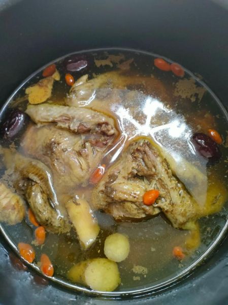 清炖鸽子汤怎么炖最有营养_清炖鸽子汤怎么做好吃-第3张图片-山城妙识