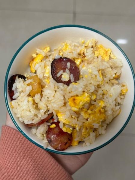 腊肠炒饭怎么做_腊肠炒饭用生米还是熟米-第2张图片-山城妙识