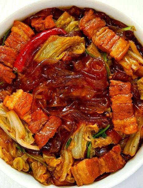 五花肉炖白菜的家常做法_五花肉炖白菜怎么做才香-第1张图片-山城妙识