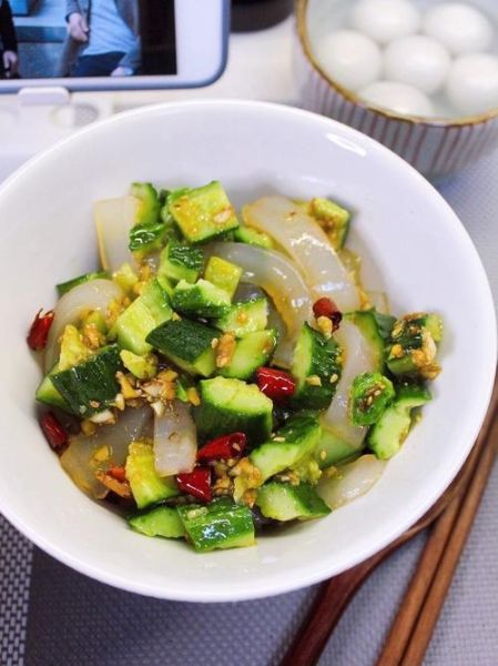 黄瓜粉皮凉菜怎么做_家常做法步骤详解-第2张图片-山城妙识