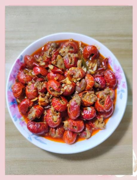 龙虾尾怎么做才好吃_蒜蓉黄油龙虾尾做法-第2张图片-山城妙识 龙虾尾怎么做才好吃_蒜蓉黄油龙虾尾做法-第2张图片-山城妙识