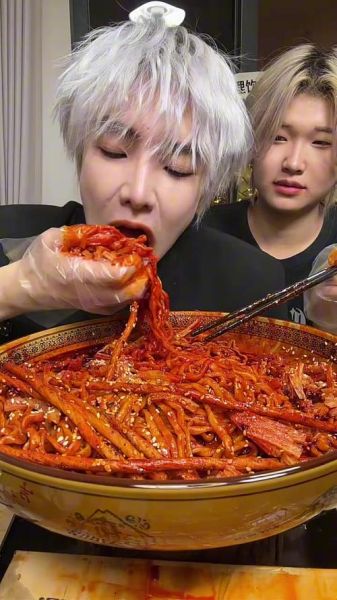 火鸡面吃播怎么做_火鸡面吃播用什么镜头-第2张图片-山城妙识 火鸡面吃播怎么做_火鸡面吃播用什么镜头-第2张图片-山城妙识