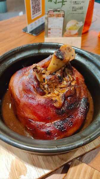 红烧蹄髈要炖多久才烂_高压锅和普通锅时间差多少-第2张图片-山城妙识