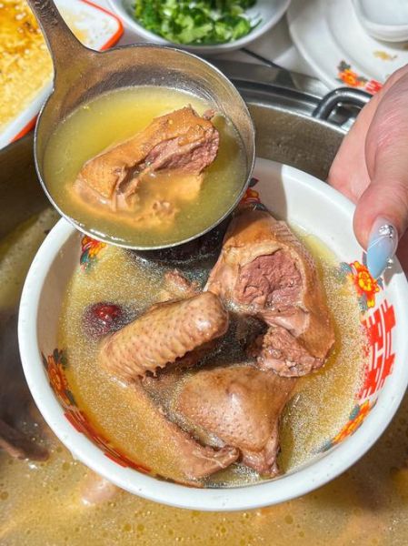 夏天乳鸽炖汤的做法大全_乳鸽汤怎么炖不腥-第3张图片-山城妙识