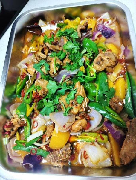 大盘鸡怎么做才正宗_家庭版大盘鸡制作步骤-第1张图片-山城妙识