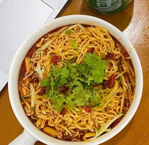 雪碧冷面怎么做_雪碧冷面需要哪些材料-第2张图片-山城妙识