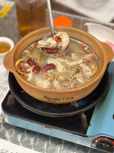 腊鸡炖汤放什么好吃_腊鸡炖汤最佳搭配-第1张图片-山城妙识