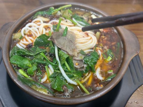 羊肉粉的功效有哪些_冬天吃羊肉粉会上火吗-第1张图片-山城妙识 羊肉粉的功效有哪些_冬天吃羊肉粉会上火吗-第1张图片-山城妙识