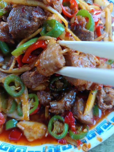 子姜炒鸭子怎么炒好吃_子姜炒鸭子用焯水吗-第3张图片-山城妙识