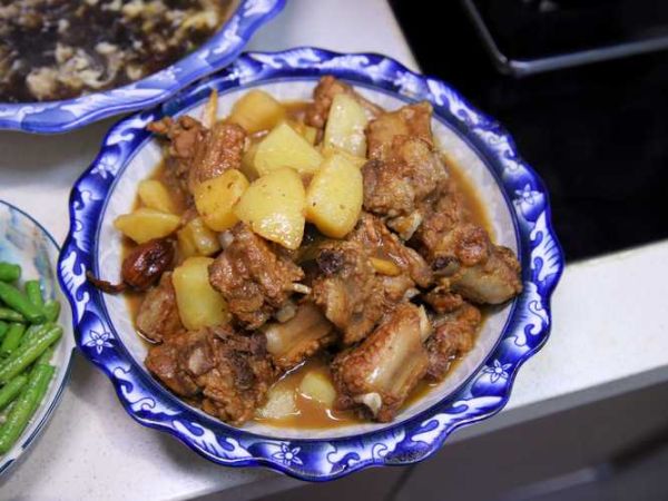 土豆清炖排骨怎么做_土豆炖排骨要焯水吗-第3张图片-山城妙识
