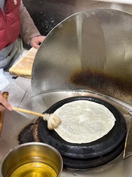 甩饼怎么做_甩饼的做法视频教程-第1张图片-山城妙识