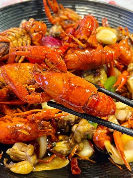 干锅小龙虾怎么做_麻辣干锅小龙虾做法-第1张图片-山城妙识