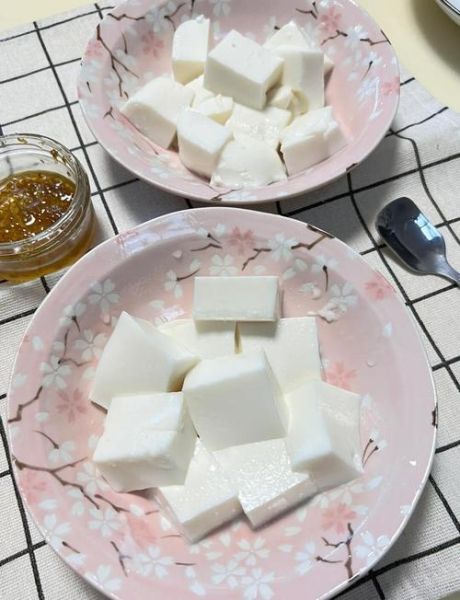 杏仁豆腐怎么做_杏仁豆腐需要吉利丁吗-第1张图片-山城妙识 杏仁豆腐怎么做_杏仁豆腐需要吉利丁吗-第1张图片-山城妙识