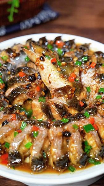 蒸白鳝鱼怎么做好吃_蒸白鳝鱼的做法大全窍门-第1张图片-山城妙识