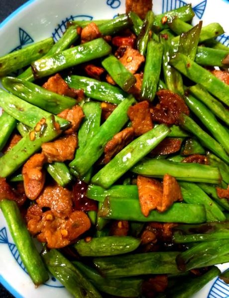 四季豆炒肉怎么炒好吃_四季豆炒肉先炒哪个-第1张图片-山城妙识