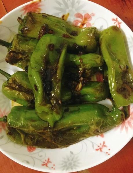 豆豉虎皮青椒怎么做_青椒不吸油技巧-第2张图片-山城妙识
