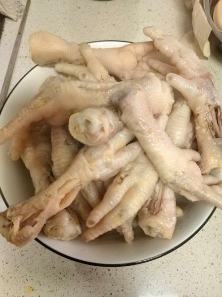 卤鸡爪不烂的秘诀_为什么卤鸡爪总是烂-第3张图片-山城妙识