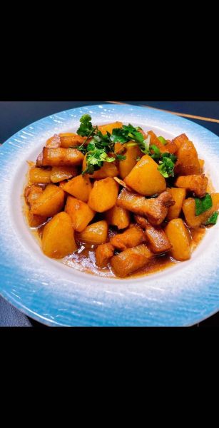 土豆烧肉怎么烧又好吃又嫩_土豆烧肉怎么做肉不柴-第1张图片-山城妙识