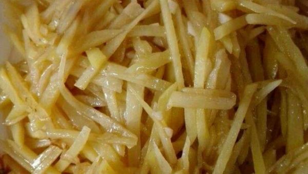 醋溜土豆丝怎么做脆_土豆丝焯水还是不焯水-第3张图片-山城妙识