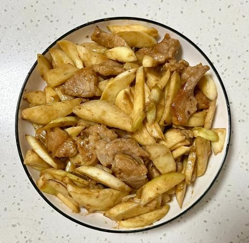 茭白肉丝怎么炒才嫩_茭白炒肉丝要不要焯水-第1张图片-山城妙识 茭白肉丝怎么炒才嫩_茭白炒肉丝要不要焯水-第1张图片-山城妙识