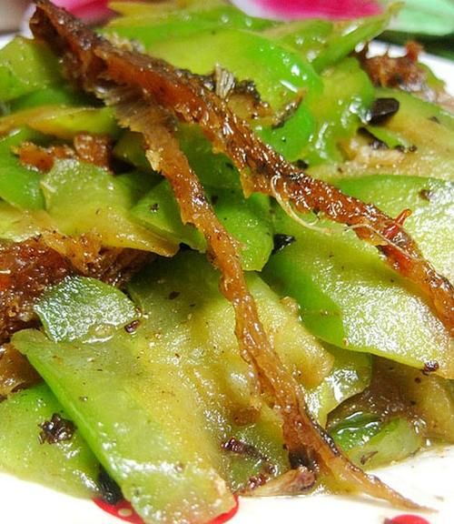 苦瓜豆豉鲮鱼怎么做_豆豉鲮鱼炒苦瓜要不要焯水-第2张图片-山城妙识