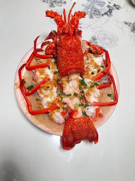 澳洲大龙虾怎么烧_澳洲大龙虾清蒸还是蒜蓉-第3张图片-山城妙识