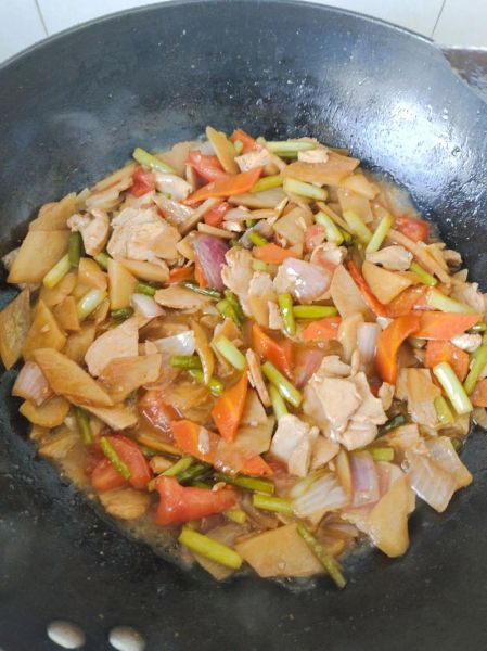 拉条子拌面的菜怎么炒_家常做法步骤-第1张图片-山城妙识