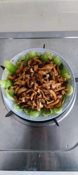 香菇菜心最正宗的做法_香菇菜心焯水几分钟-第2张图片-山城妙识