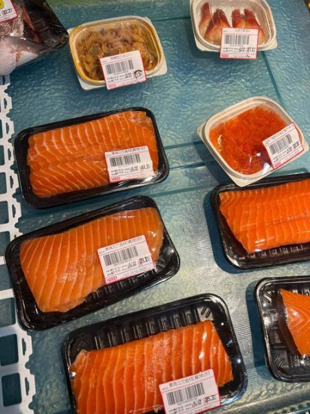 鲑鱼市场价多少钱一斤_如何挑选新鲜鲑鱼-第1张图片-山城妙识 鲑鱼市场价多少钱一斤_如何挑选新鲜鲑鱼-第1张图片-山城妙识