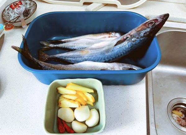 青占鱼怎么做好吃_青占鱼的家常做法大全-第2张图片-山城妙识