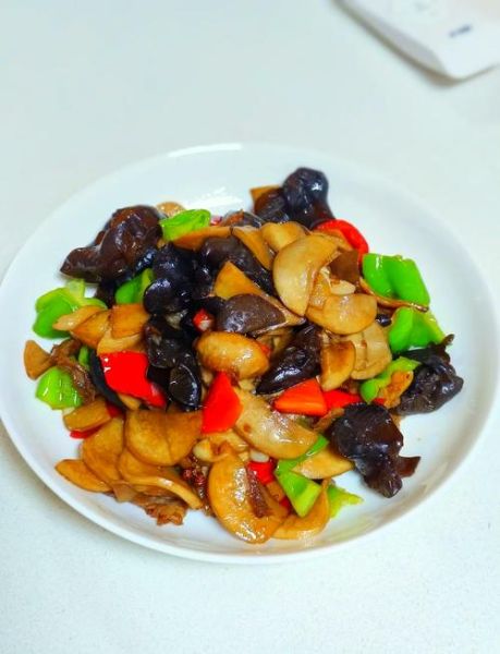 鲜菇炒肉片怎么炒才嫩_鲜菇炒肉片的家常做法-第1张图片-山城妙识