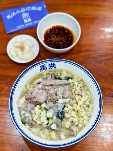 陕西羊肉泡馍怎么做_陕西羊肉泡馍哪家正宗-第1张图片-山城妙识