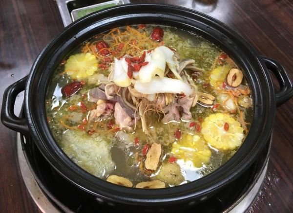 药膳鸡用什么药材_药膳鸡怎么做才好吃-第2张图片-山城妙识