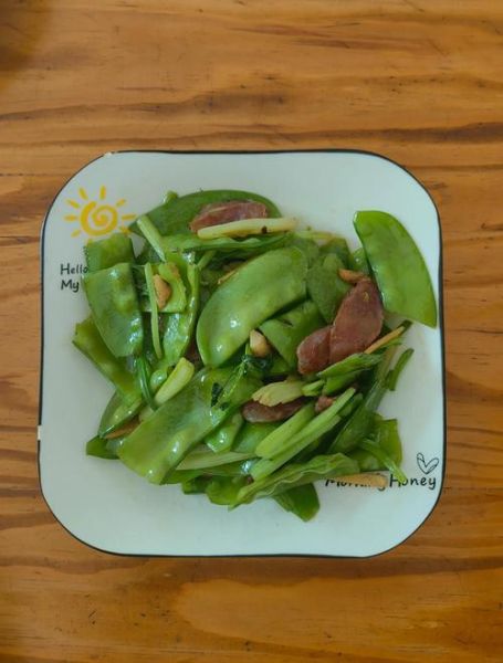 腊肠炒豆角怎么做_腊肠炒豆角先炒哪个-第3张图片-山城妙识