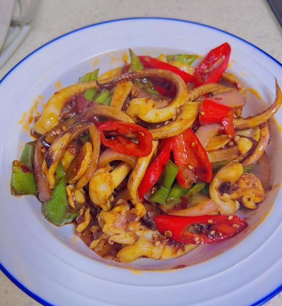 炒鱿鱼须怎么做好吃_鱿鱼须炒多久才嫩-第3张图片-山城妙识