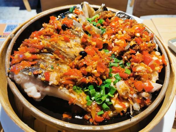 湘式剁椒鱼头怎么做_剁椒鱼头正宗做法-第1张图片-山城妙识 湘式剁椒鱼头怎么做_剁椒鱼头正宗做法-第1张图片-山城妙识