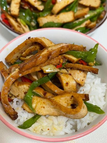 爆炒香干怎么炒好吃_香干炒前要不要焯水-第2张图片-山城妙识 爆炒香干怎么炒好吃_香干炒前要不要焯水-第2张图片-山城妙识